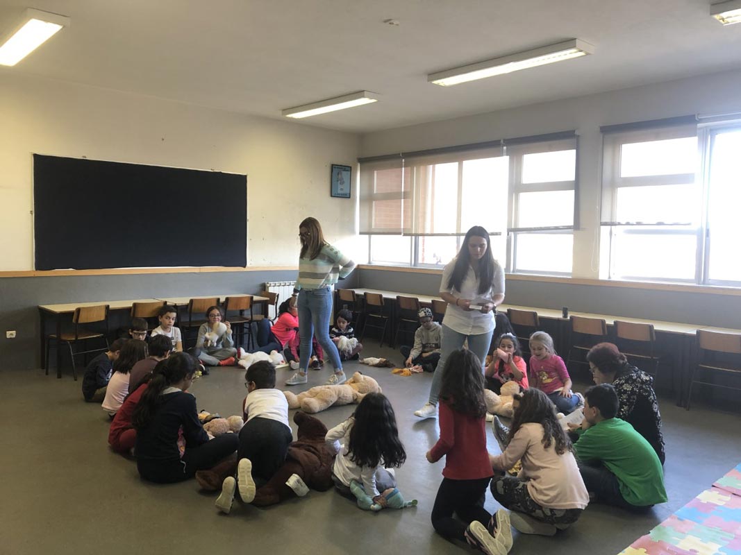 Pequenos Cuidadores. A ponte intergeracional da CAISA - Caisa